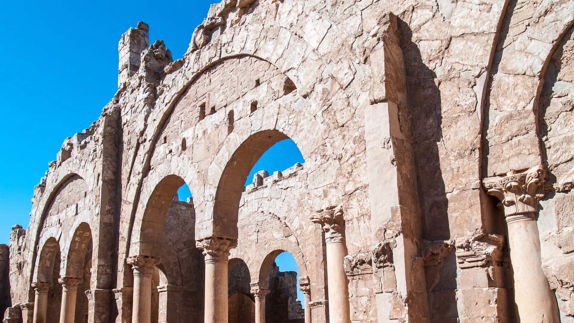 Resafa: Unearthing the Secrets of a Forgotten Desert City.